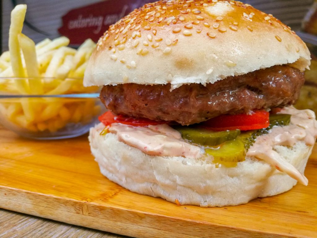 ICEBERG CREAM BURGER – DELIVIO